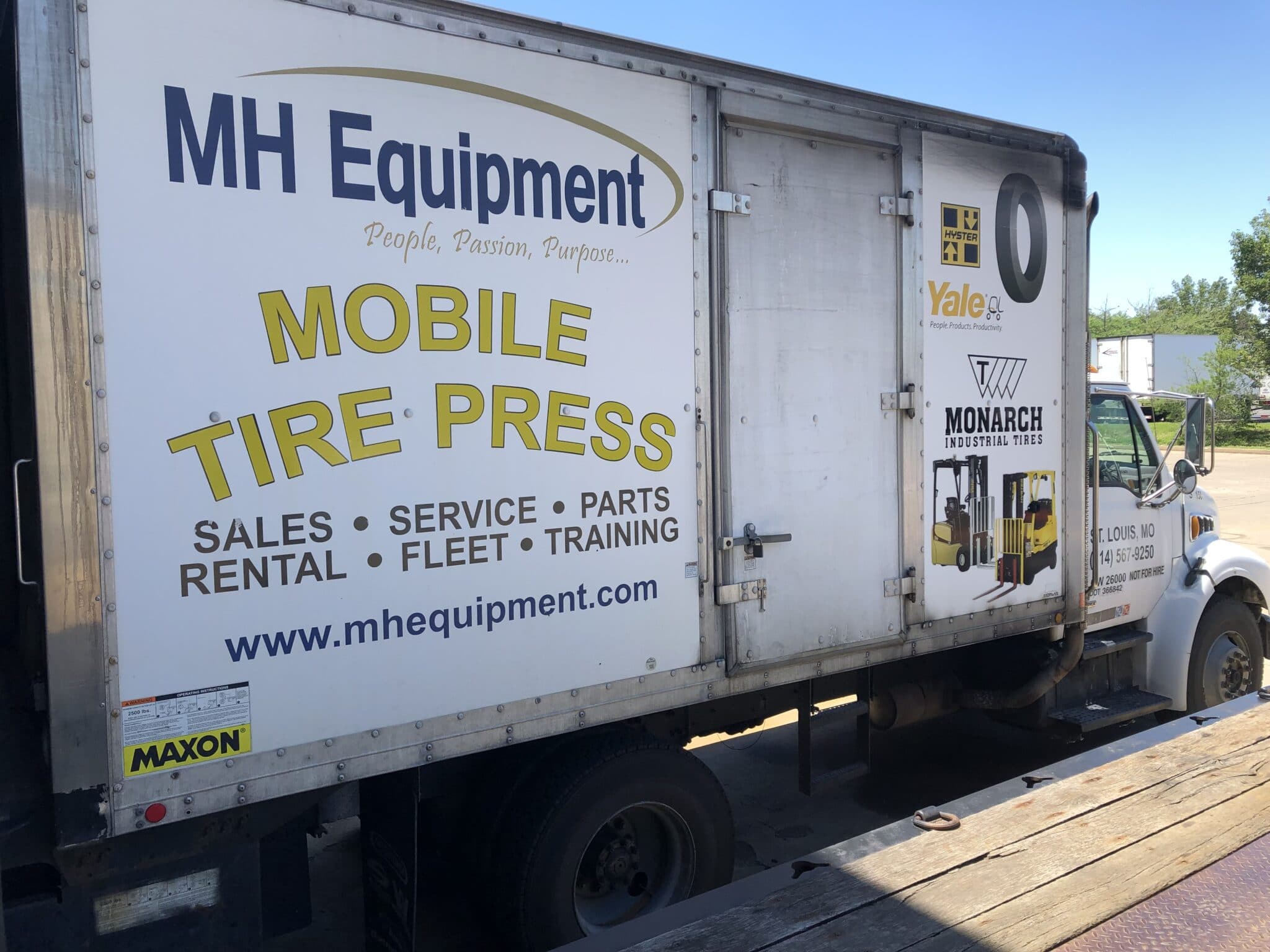 How a Mobile Tire Press Reduces Downtime - MH Equipment